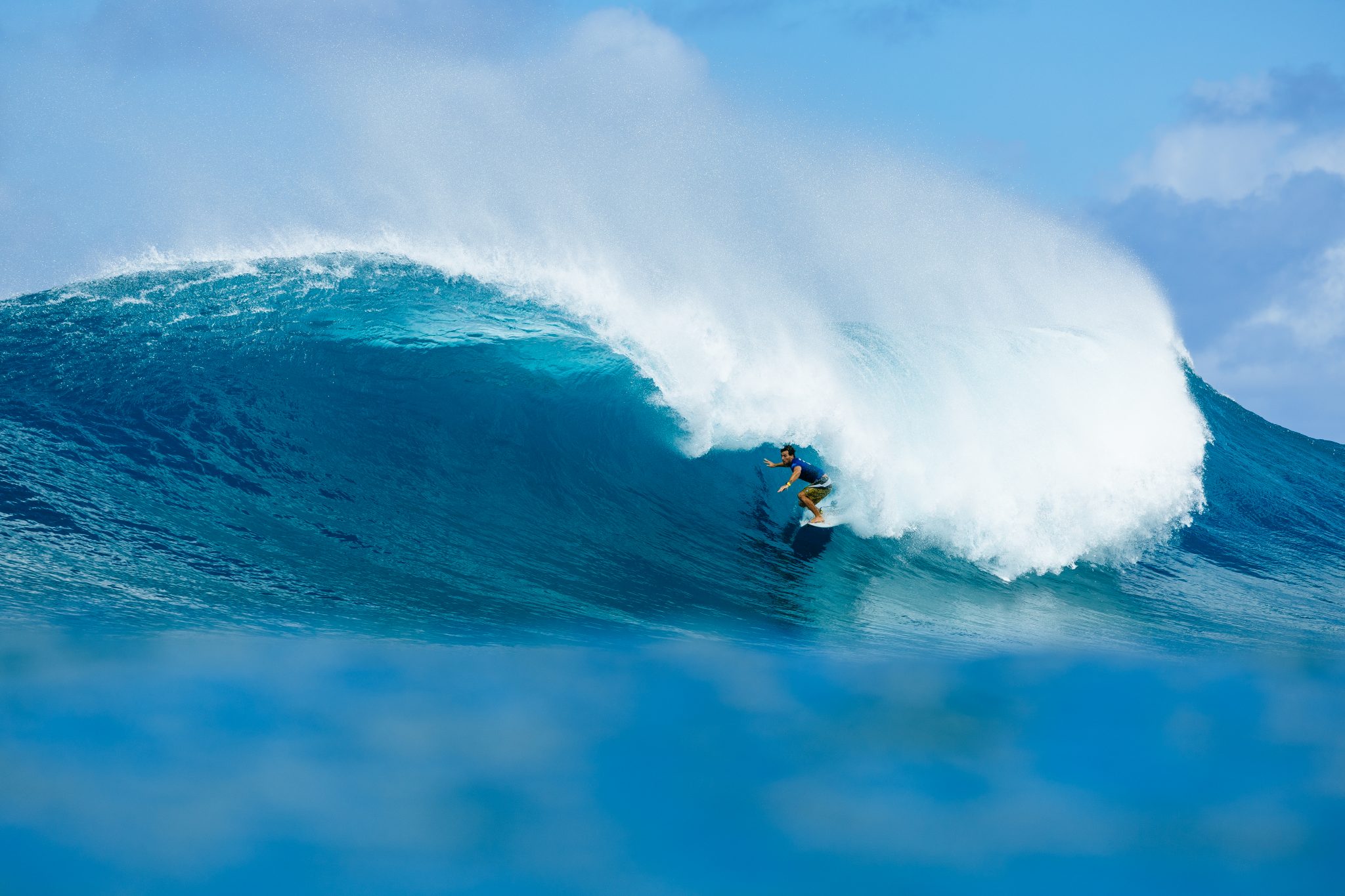 Top 5 Men and Women prepare for surfing’s biggest single day of ...