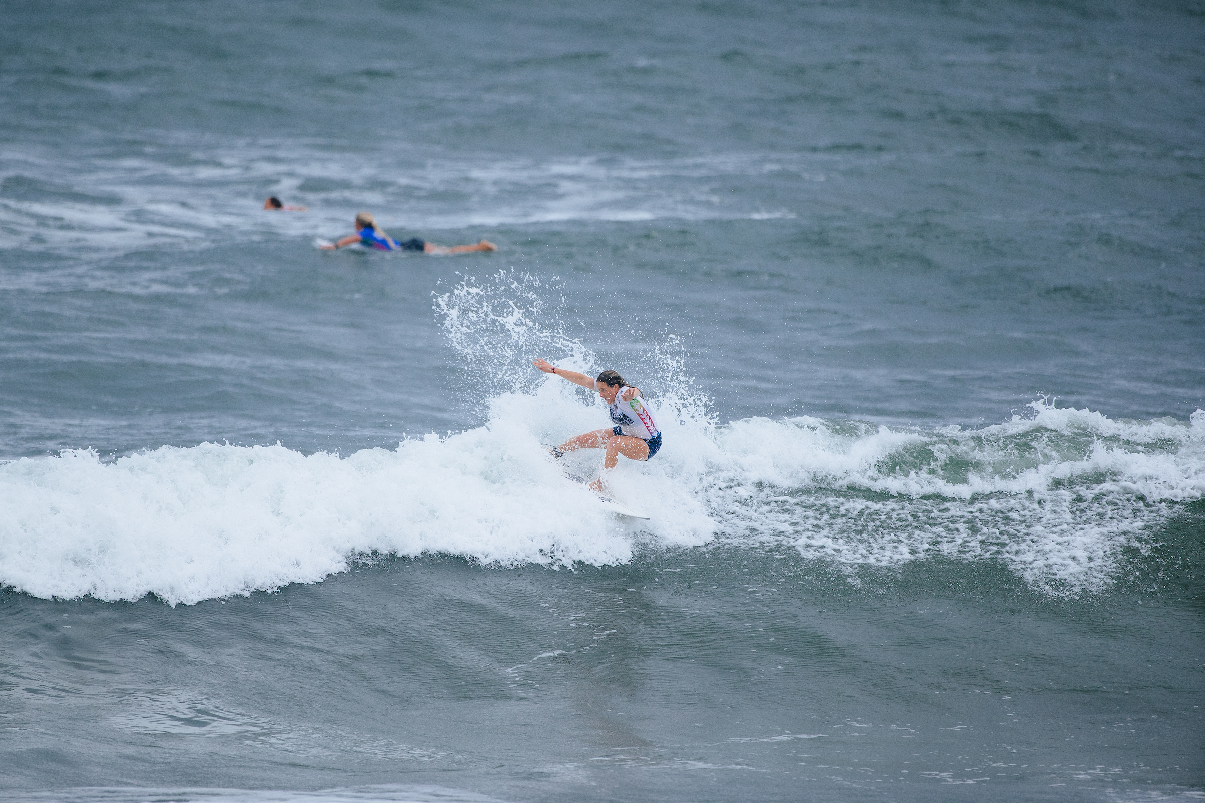 India Robinson qualifies for the 2022 World Surf League Championship ...