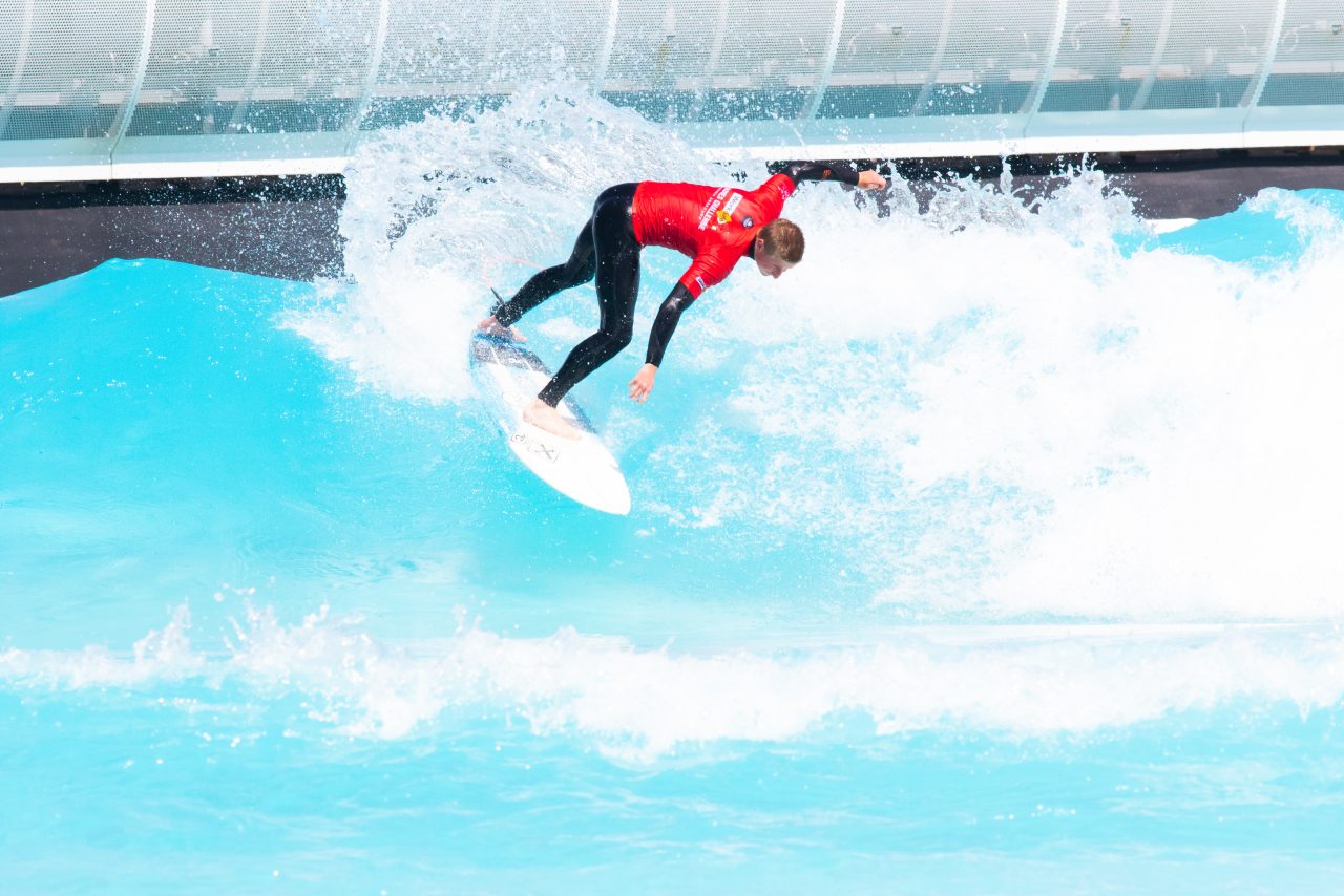 Tradies Take Over URBNSURF In The Worksafe Tradies Challenge With Ethan ...